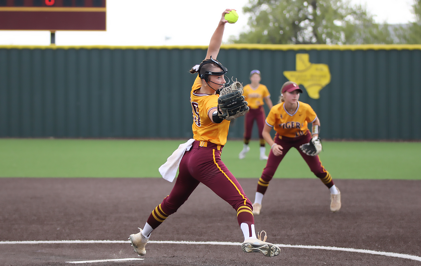 See photos from Dripping Springs' win over Bowie in District 26-6A ...