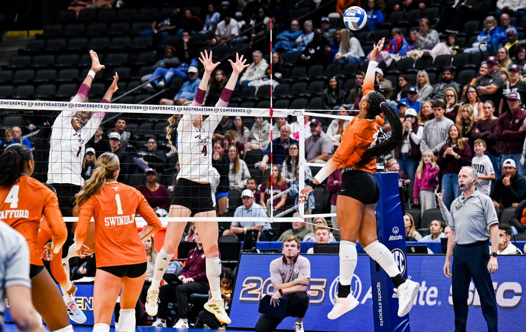 No. 2 Kentucky outlasts No. 3 Texas in five sets to capture SEC ...