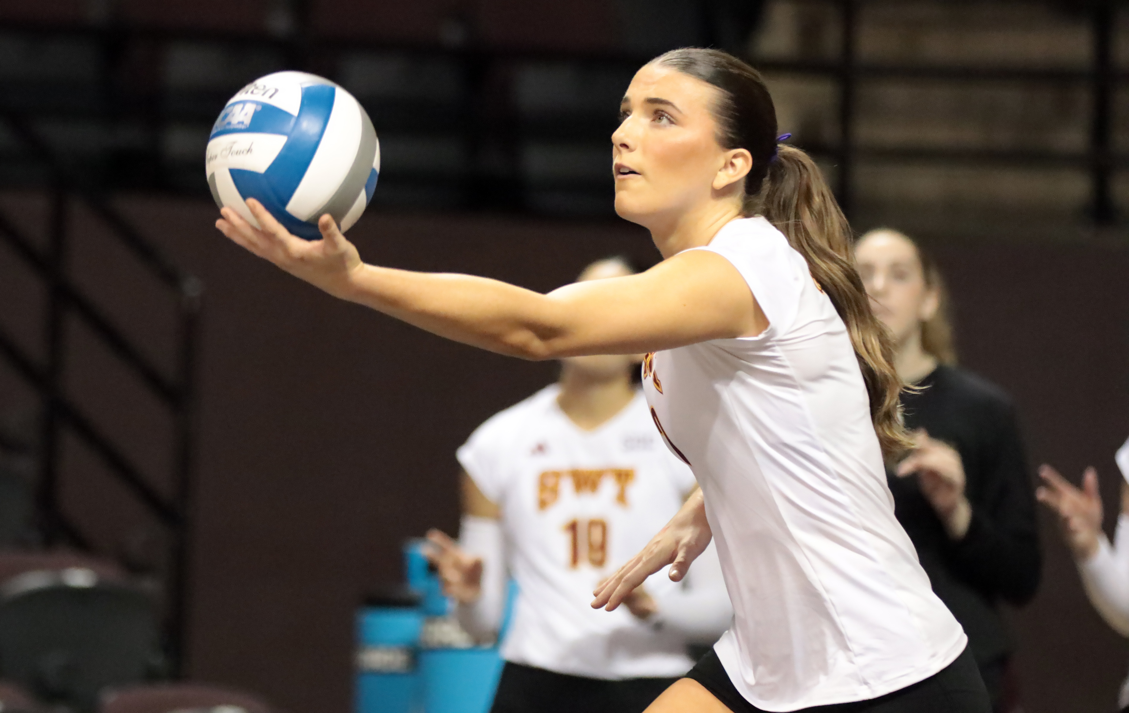 College volleyball roundup: Texas State and Rice muscle into semifinals ...